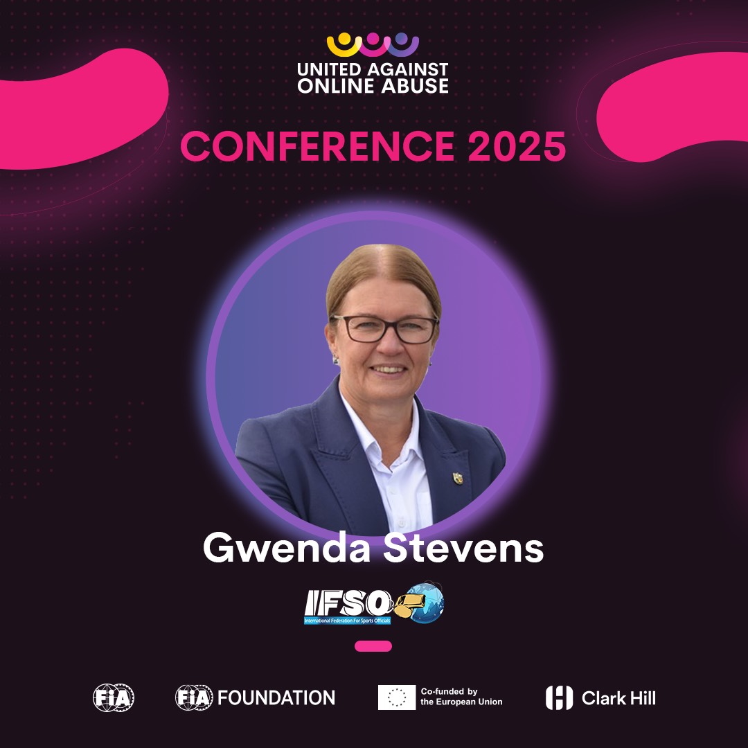 Gwenda Stevens ondertekent het "United Against Online Abuse"-handvest ...